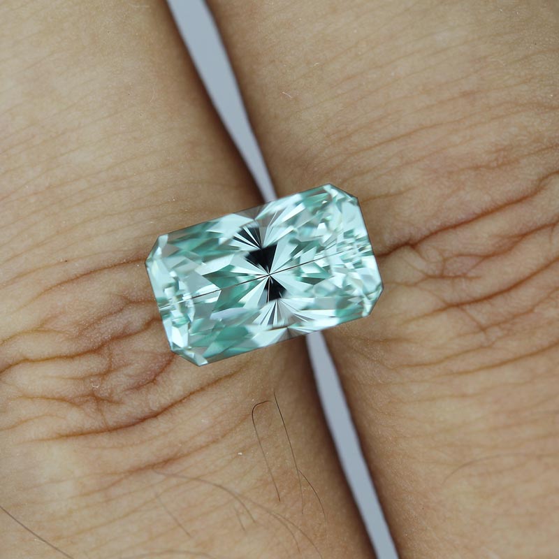 Chrome Beryl Regal Radiant™ Cut 3.16 carats | John Dyer Gems