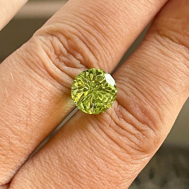 Peridot Starbrite™ Cut 5.22 carats | John Dyer Gems