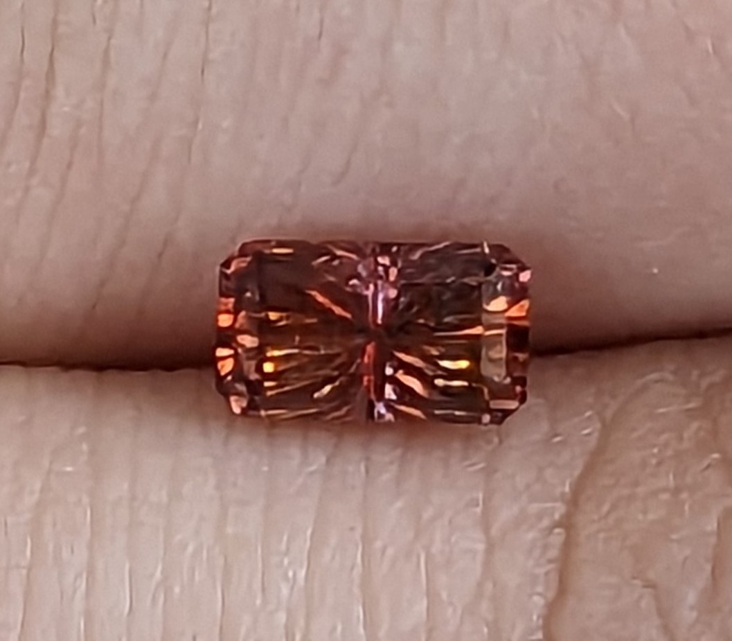 Colombian Sapphire Starbrite™ Cut 0.68 carats | John Dyer Gems